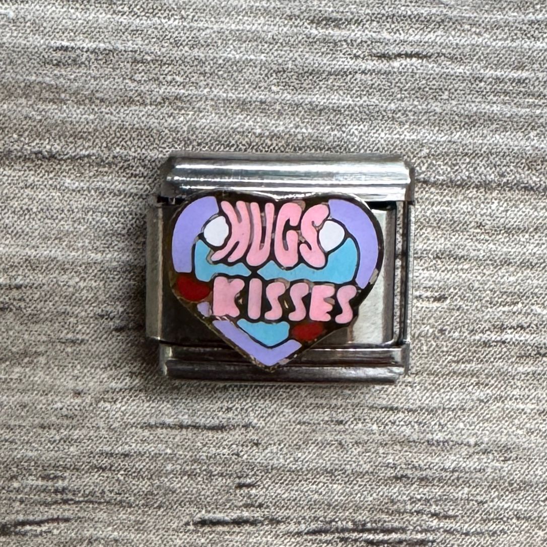 Charm Hugs & Kisses – Diana Quinn